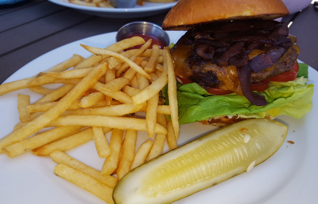 Off the Menu: Luminous Cuisine at Lighthouse Café - Newport Beach News