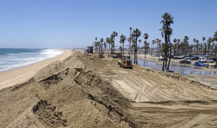City Rebuilding Peninsula Sand Berm After Friday Flooding - Newport ...